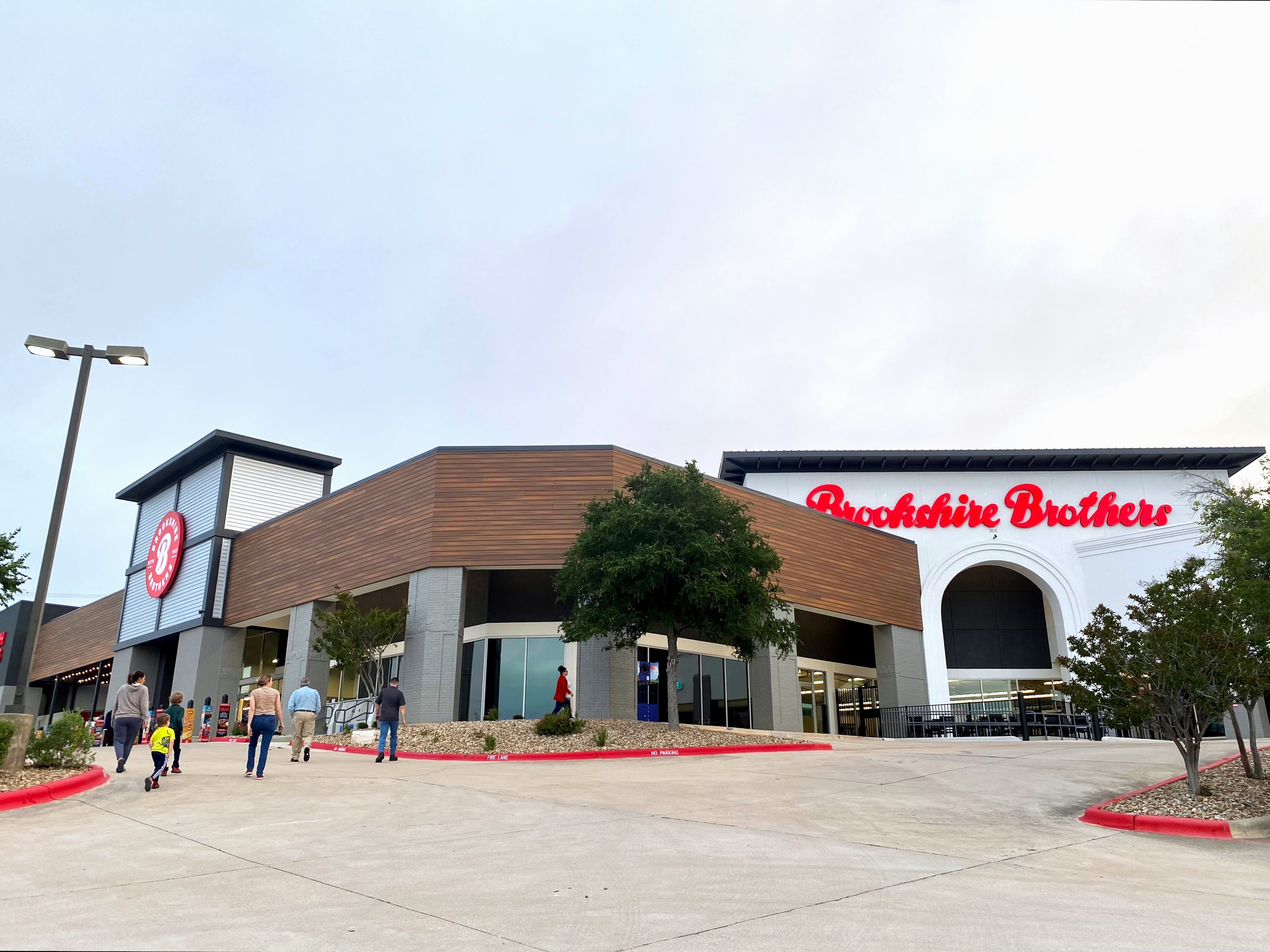 Brookshire Brothers Unveils New Lago Vista Store with Grand Opening ...